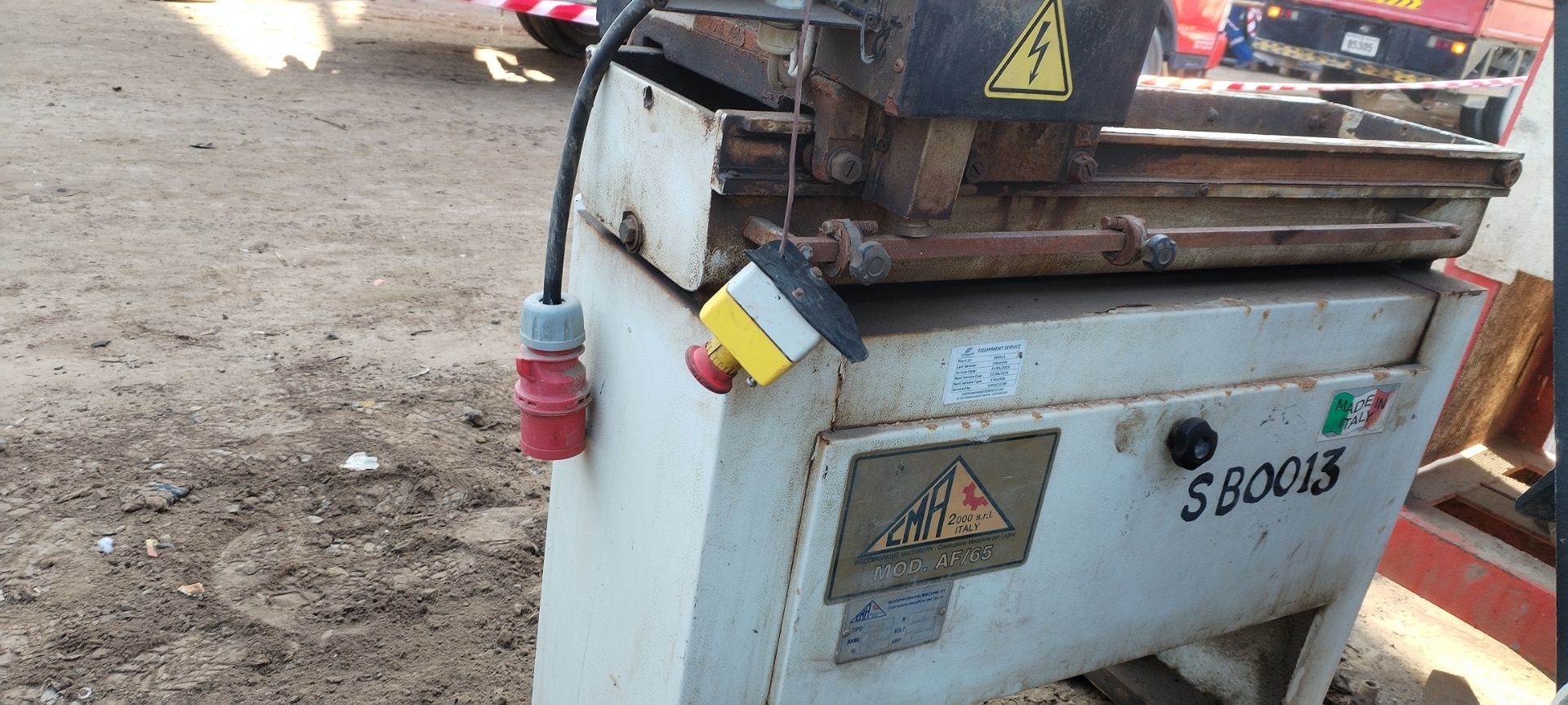 Equipment Hound. Equipment marketplace. Used Machines